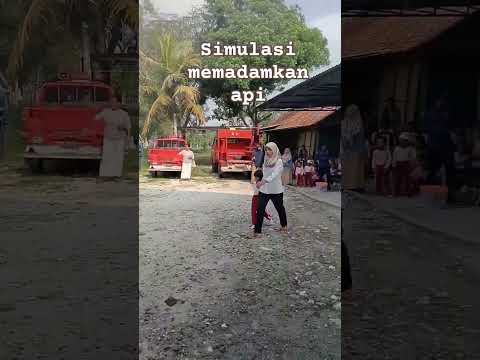 API NYA LANGSUNG PADAM KALAU DIKASIH KAIN BASAH - OUTING CLASS NADIRA PUTRI #nadiraput #damkar #2024