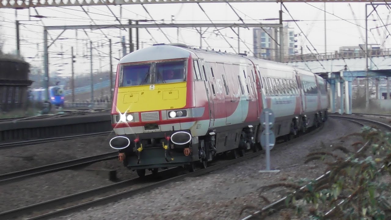 Trains at Harringay Station 26th January 2022 - YouTube