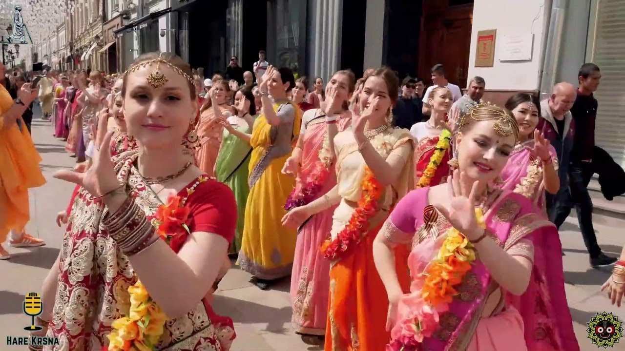 ૐHare Krishnaૐ Hare Krishna Sankirtan in Moscow - YouTube