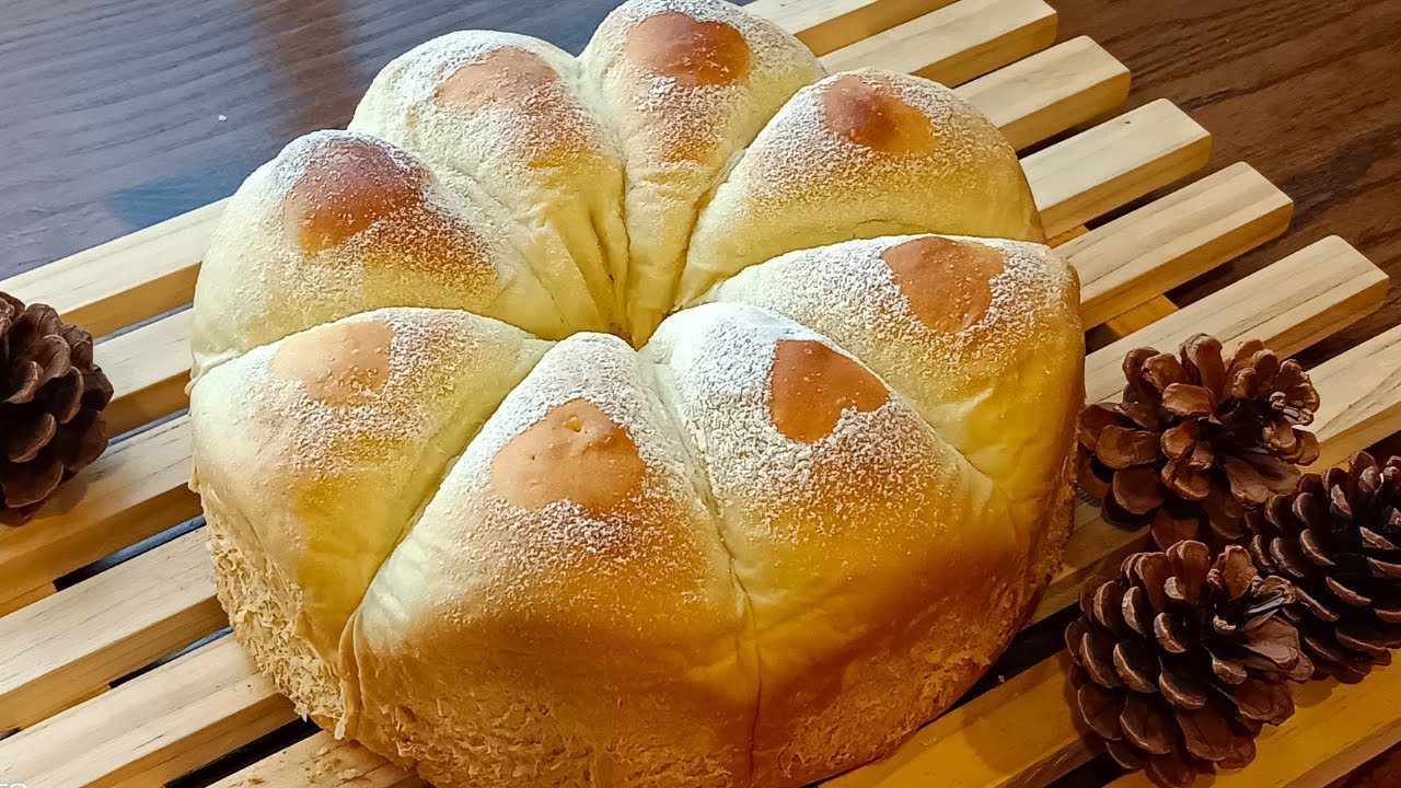 奶黃手撕包 Custard pull-apart bread 麵包鬆軟拉絲配上香甜的奶黃內餡, 綜合的口感,,不甜不膩, 早餐的首選! #手撕 ...