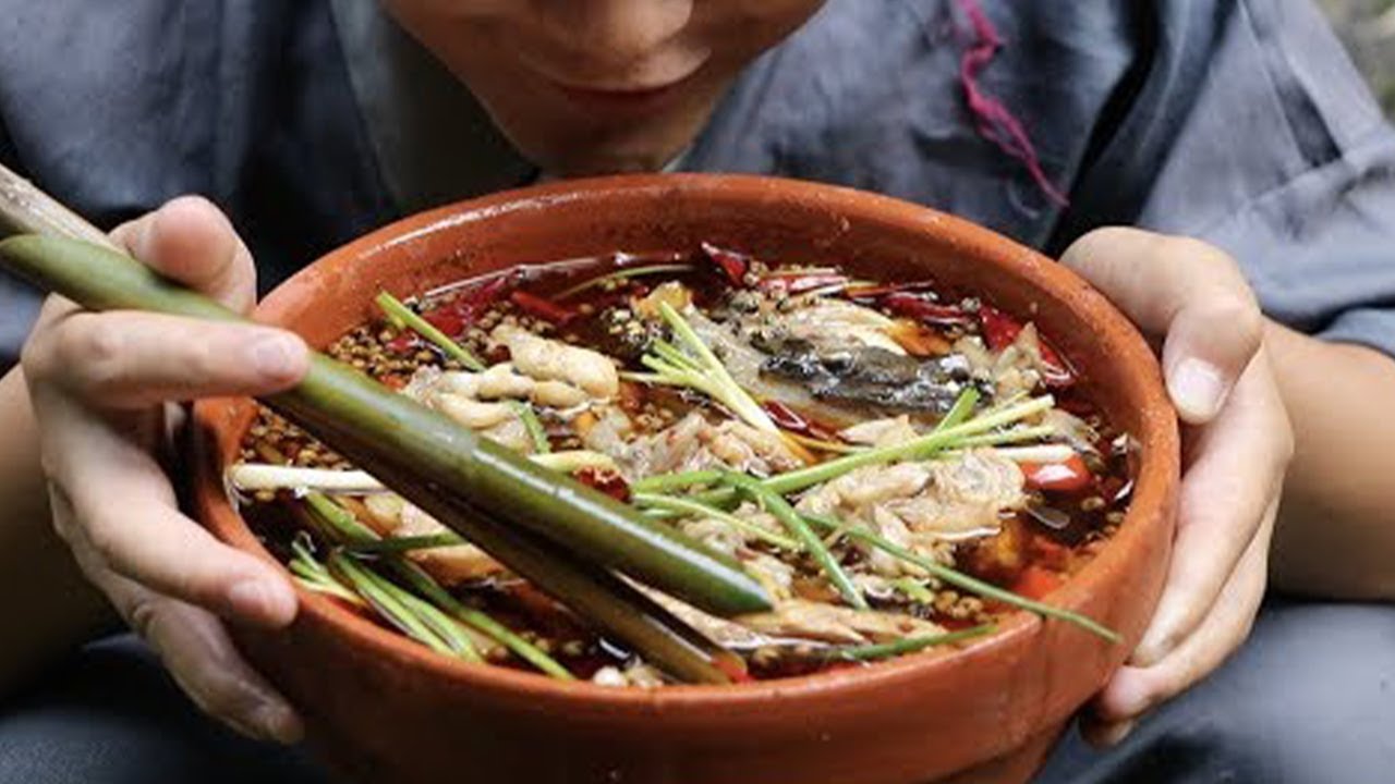 美蛙魚頭，正宗香辣川味（Perfect combination of bullfrog and fish head，comes from ...