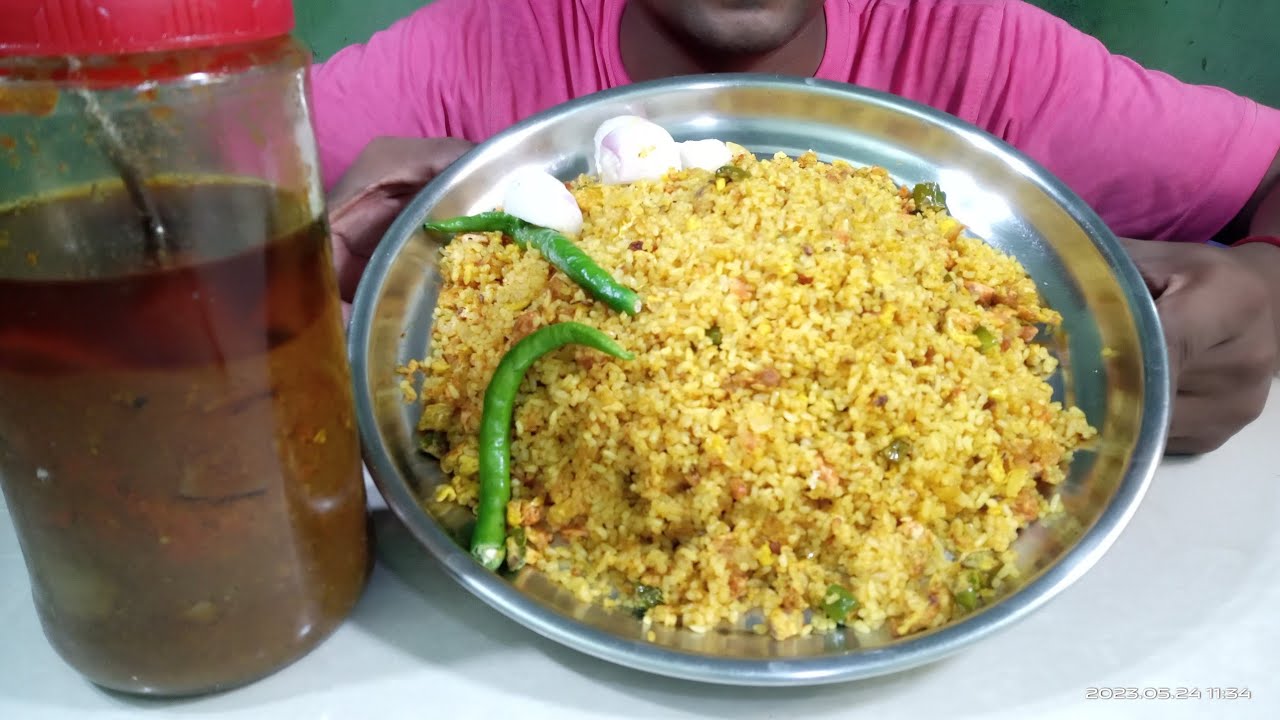 Eating Egg🥚 Fried Rice And Mango Achar | Green Chilli Onion Tasty 😋 ...