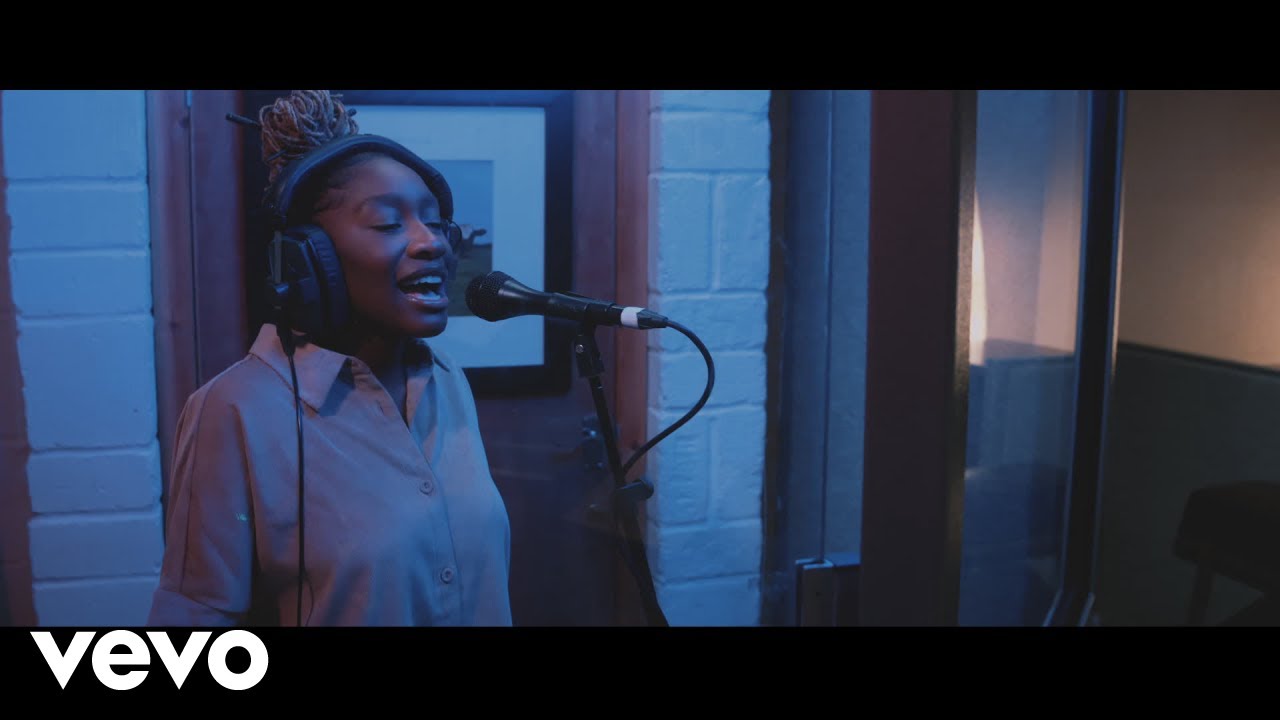Blessing Annatoria - Moving On (Live) - YouTube Music