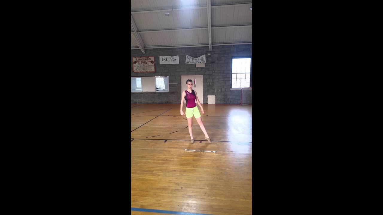 Baton twirling tutorial : leg lift one spin - YouTube