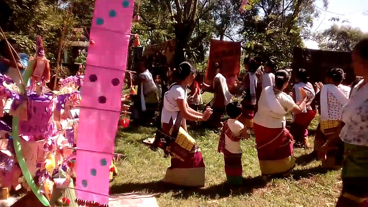 Tai phake folk dance - YouTube