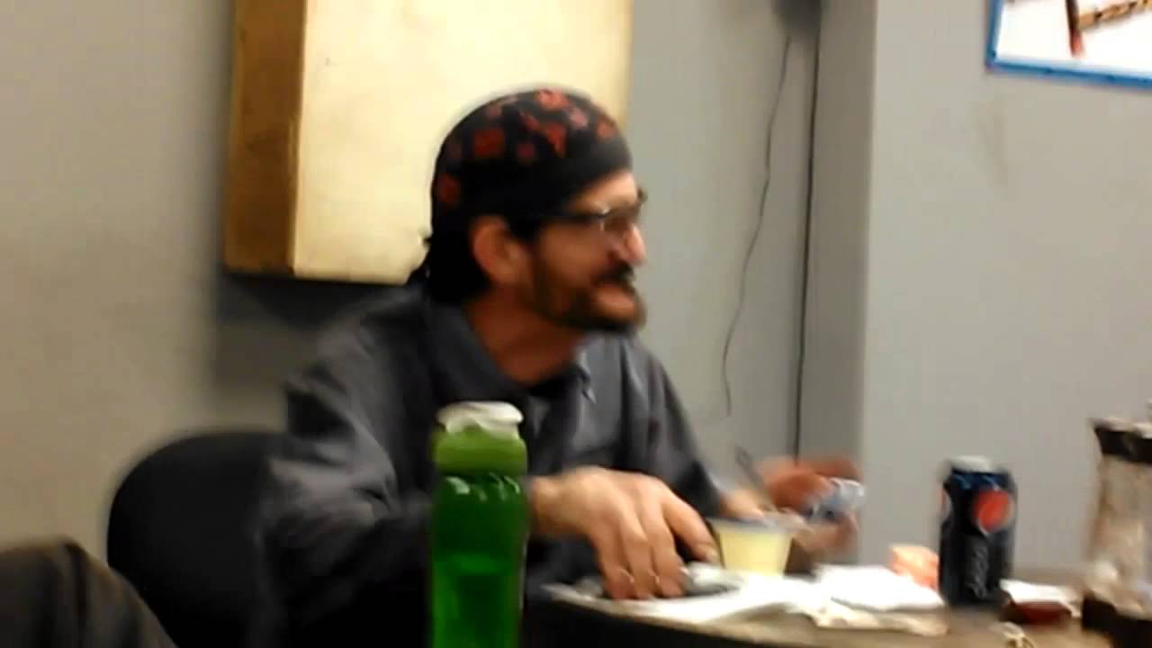 Toothless pudding eating by the Dude. - YouTube