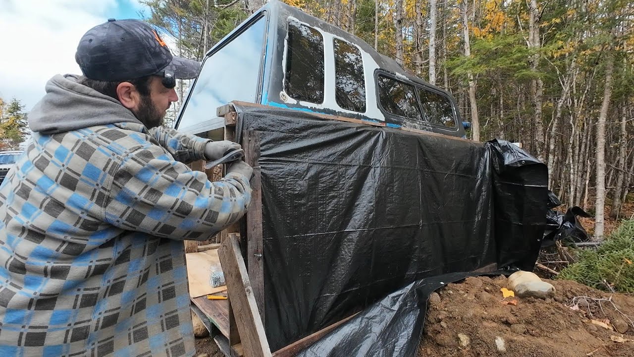Off grid living from scratch (part 7) Builing a hillbilly shed - YouTube