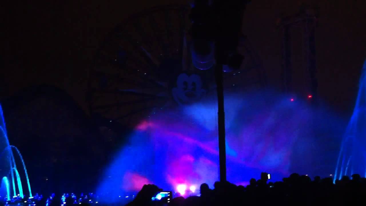 World of Color: Aladdin - YouTube