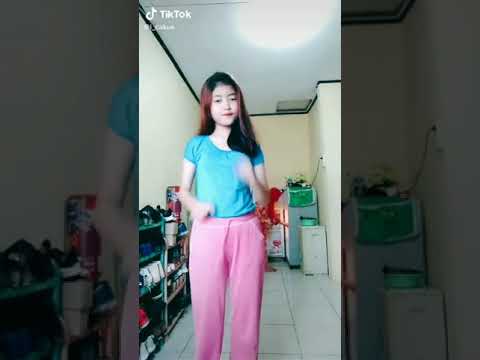 TikTok Cewek Cantik Goyang Ebot Mantap