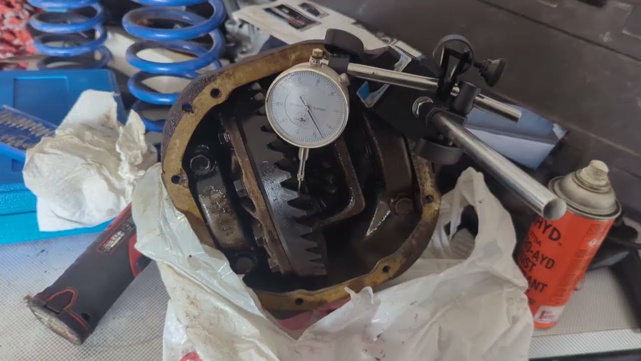 DIY Backlash Measurement On Your Nissan Datsun R200 R180 Differential DIY Backlash Measurement On Your Nissan Datsun R200 R180 Differential