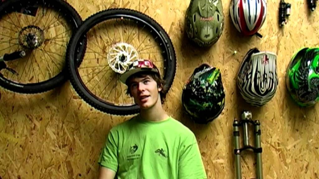 Downhill-Racer Lucas Engelhardt - YouTube