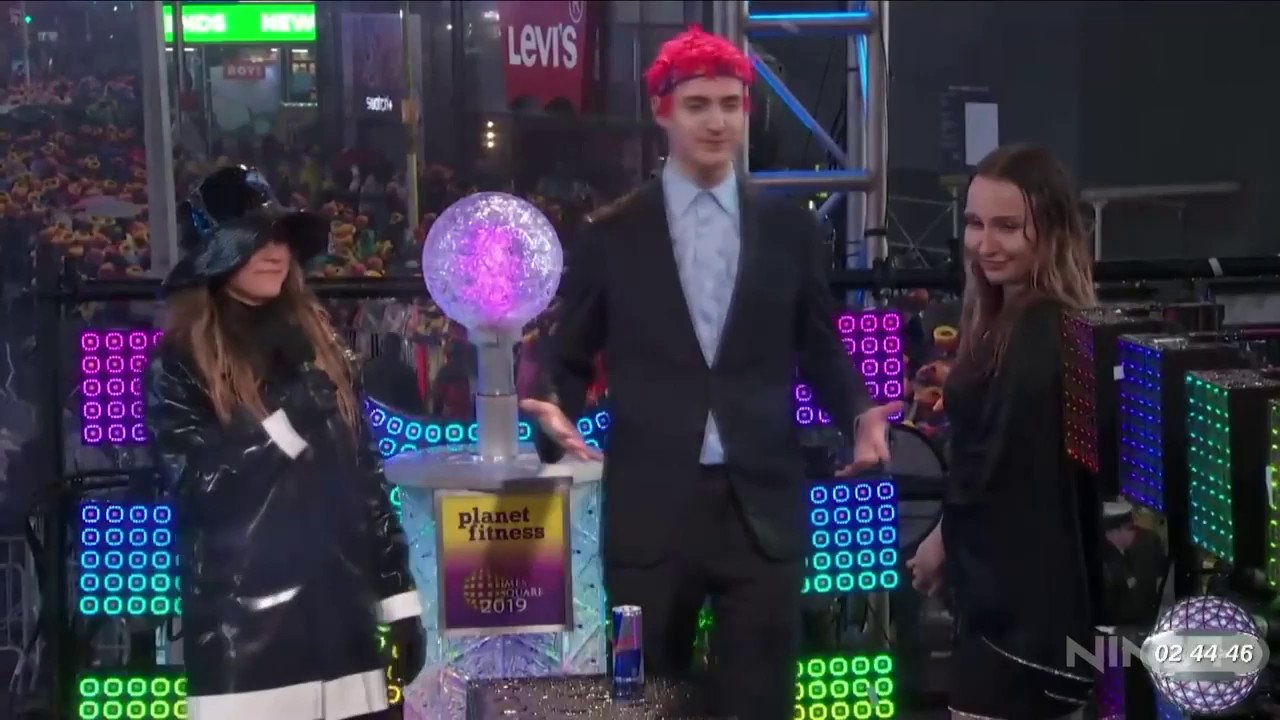 Sofi Needs a Ladder/Ghost N Stuff [Mashup] - YouTube