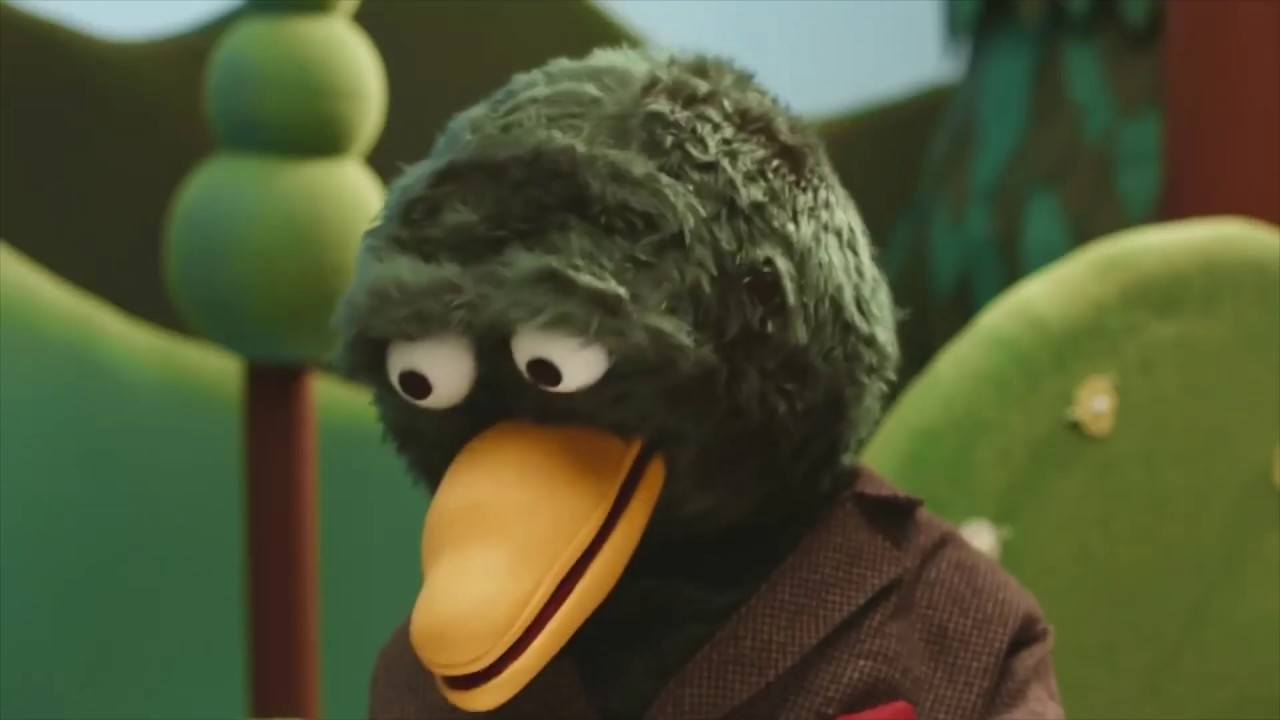 DAT PESKY BEE - YouTube