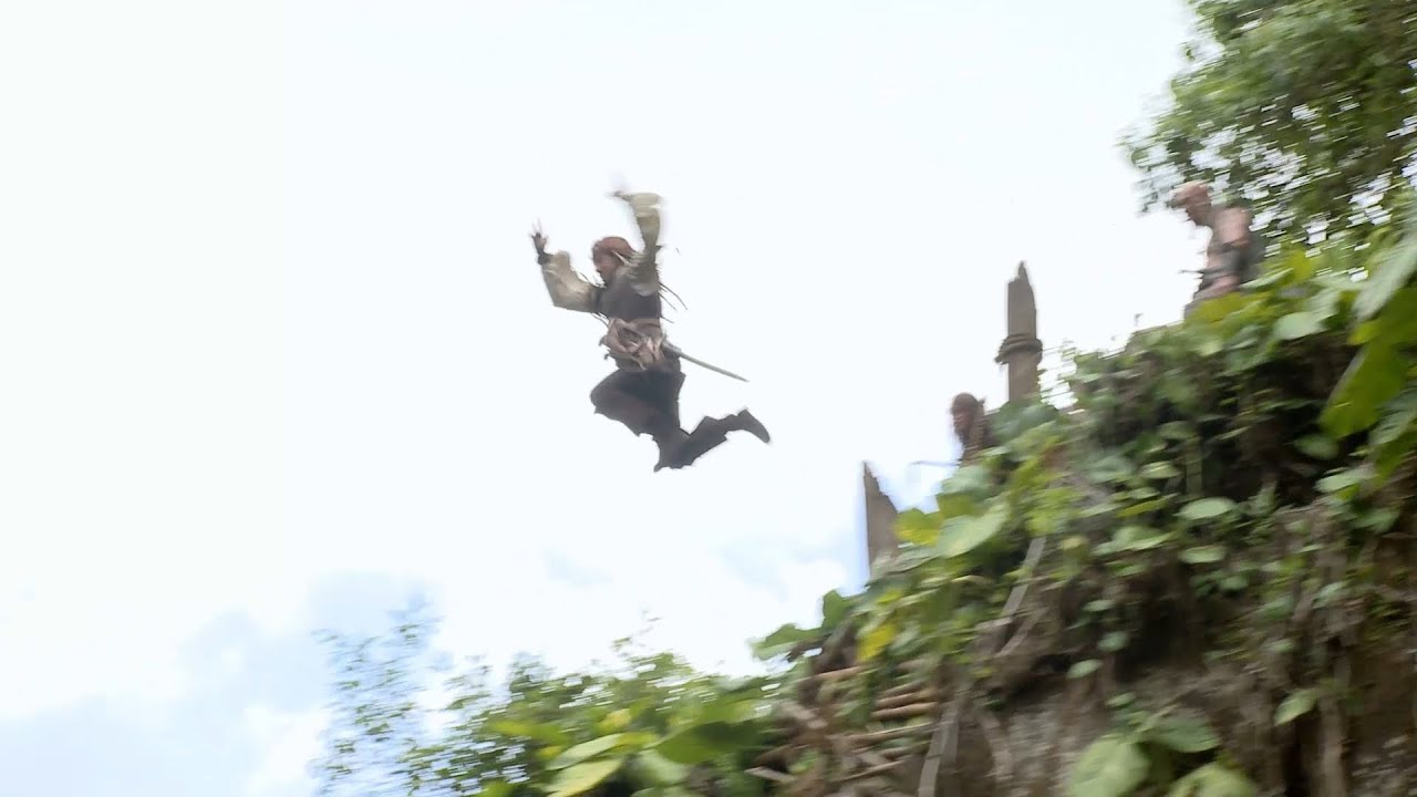 Pirates of the Caribbean: On Stranger Tides - Waterfall Jump (Behind ...
