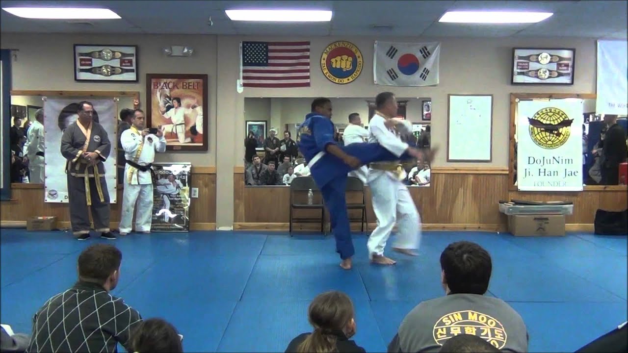 Hapkido fighting techniques - YouTube