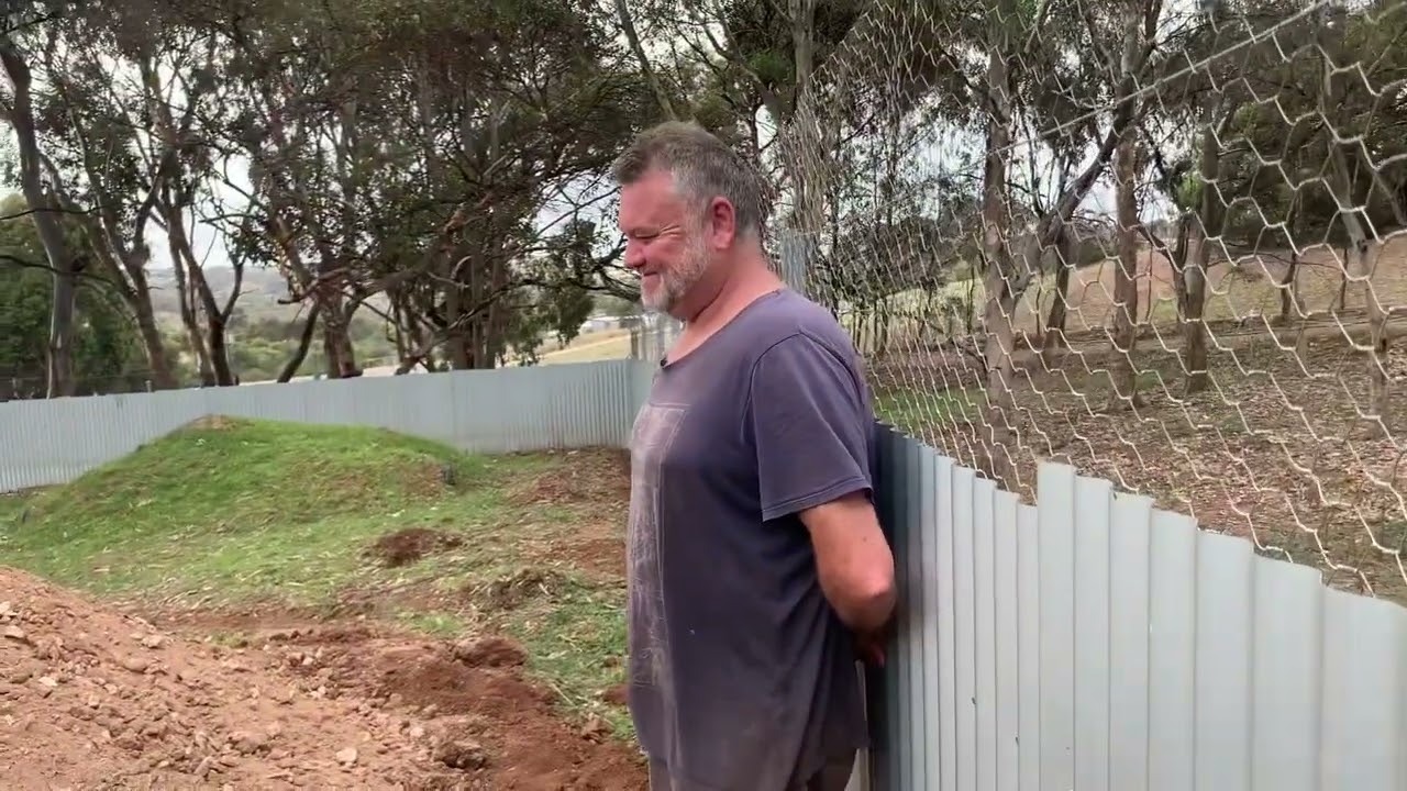 Building a humpy for Wombat enclosure…. Happy Wombats - YouTube