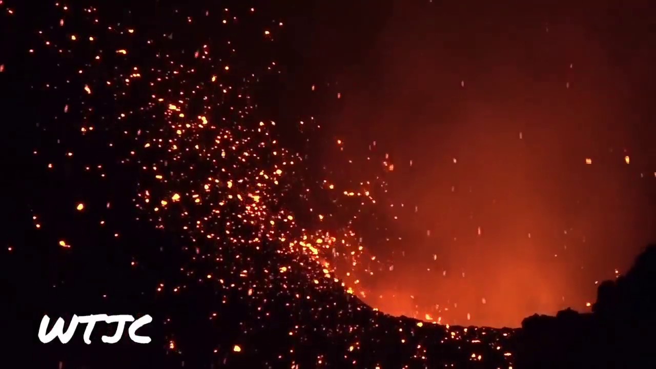 Very Hot & Dangerous Explored Volcano (Lava ). - YouTube