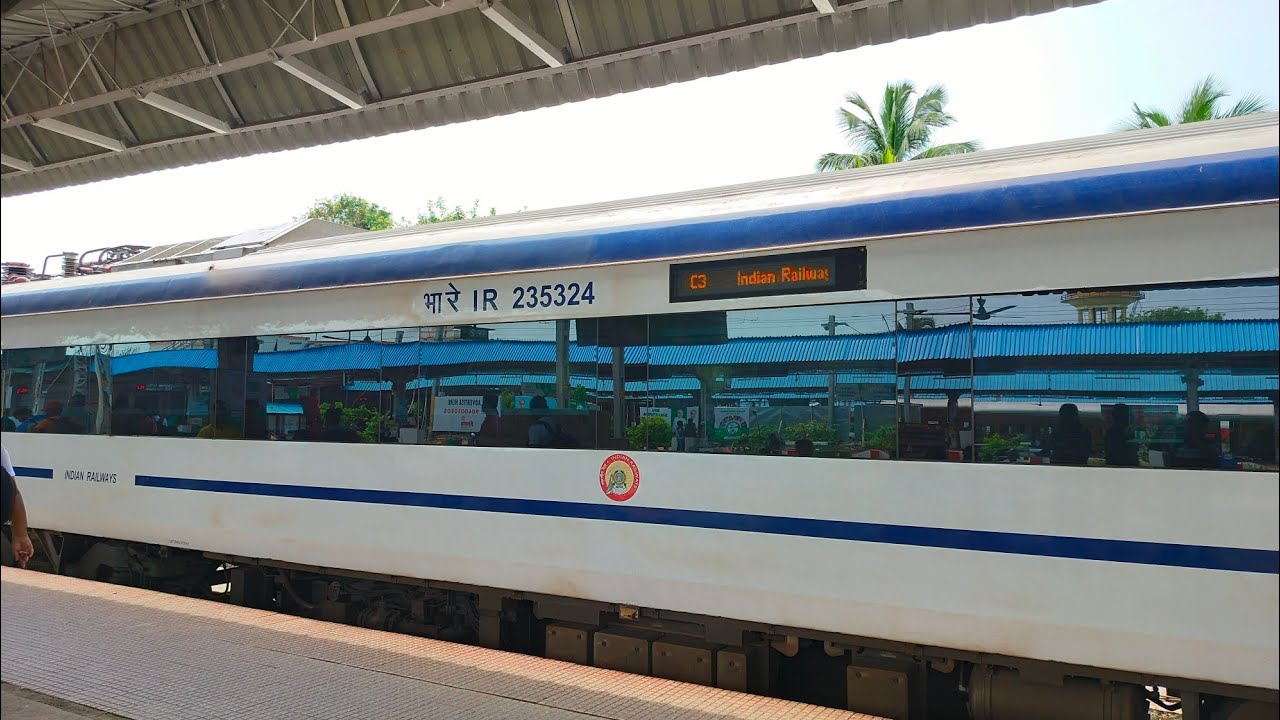 Coromandel Express Vande Bharat Express || Various Trains Arrival ...