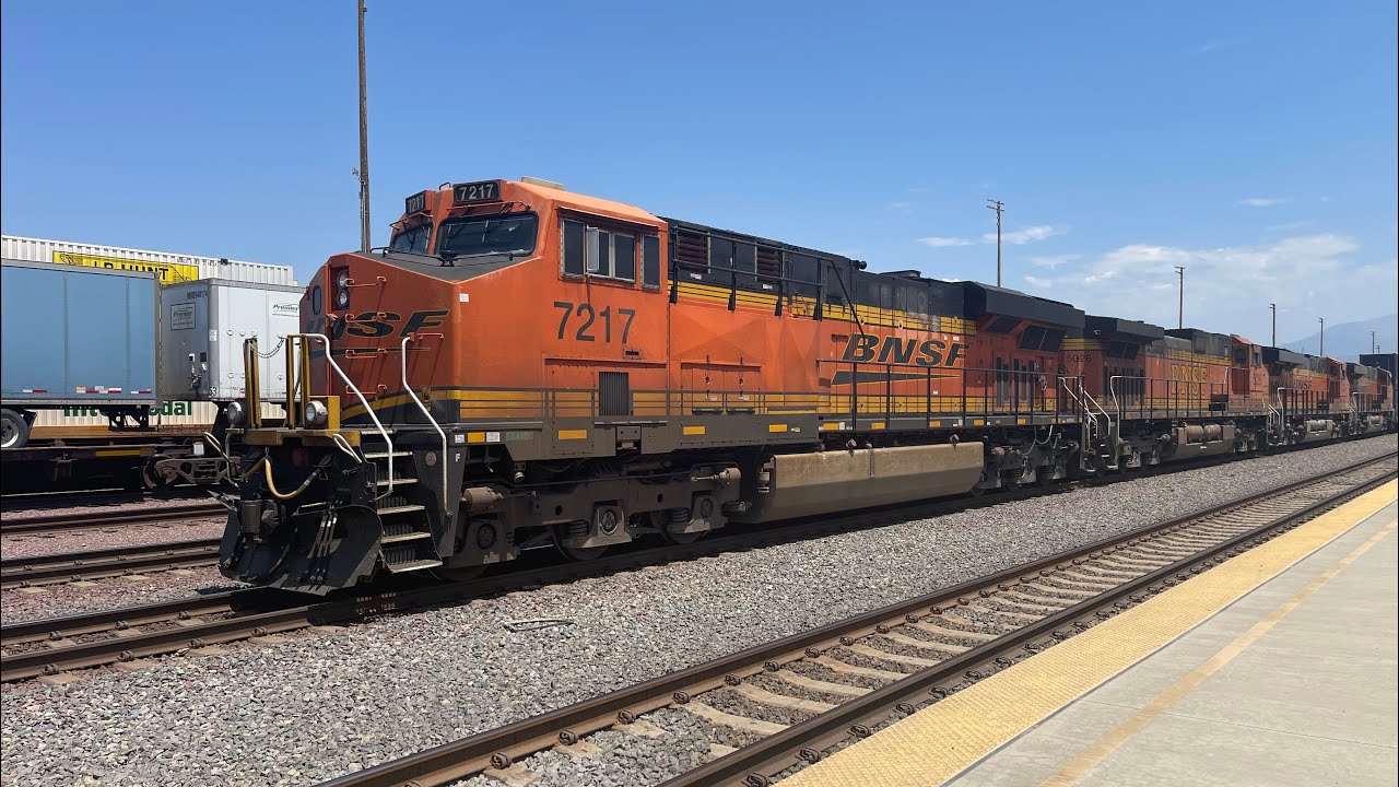Westbound BNSF Port Stack Train Begins To Throttle Up After Crew Change ...