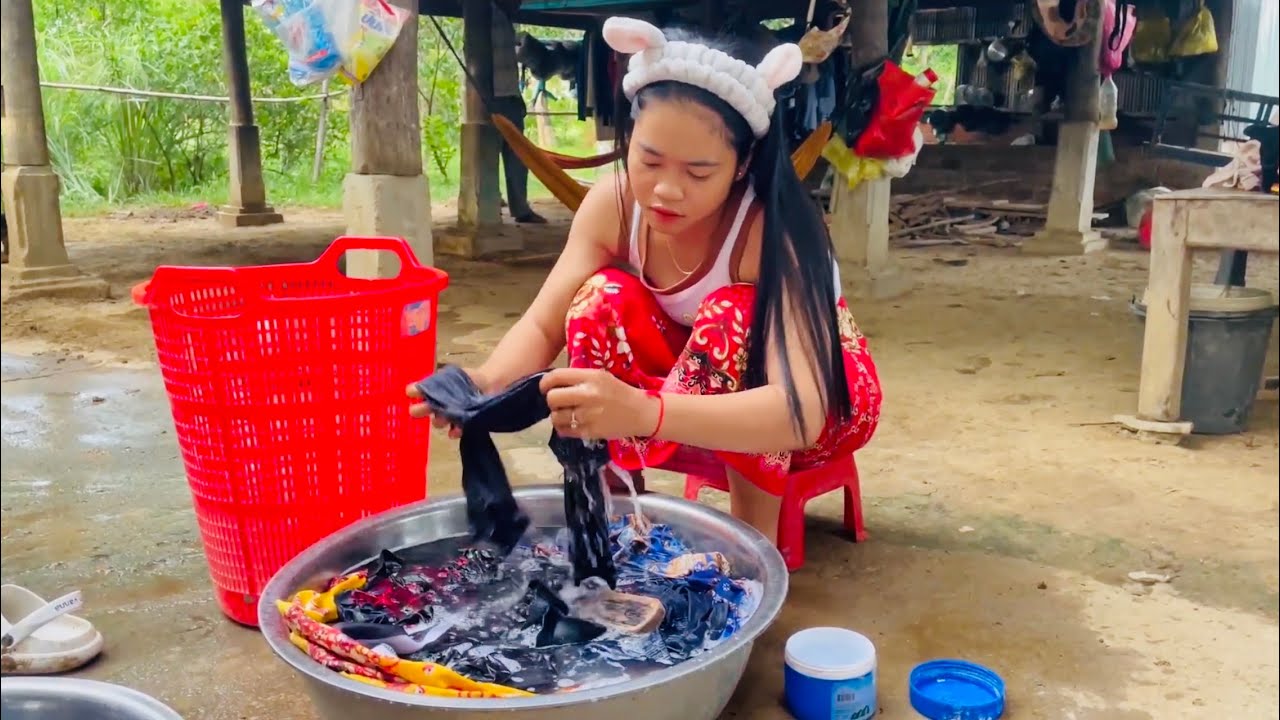 Delicious Tamarind paste ingredients, prahok, fresh tamarind, and water ...