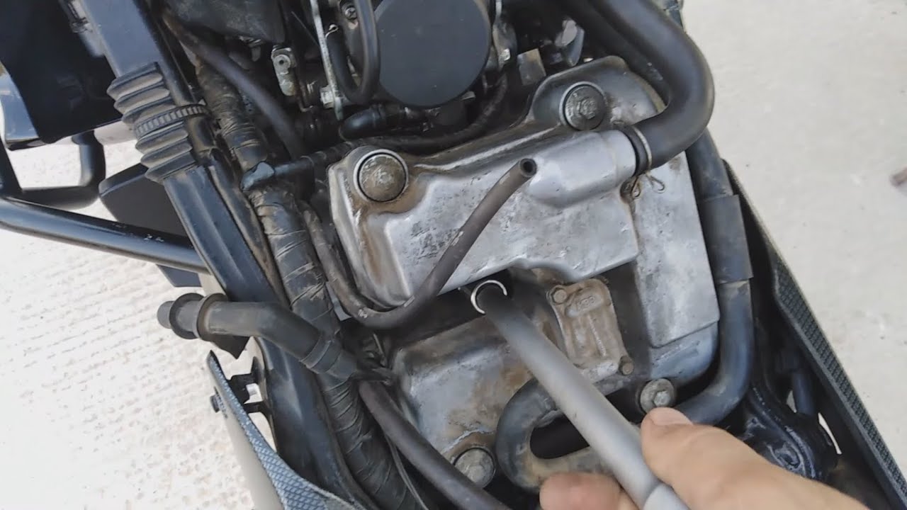 mastorakos: ΑΛΛΑΓΗ ΜΠΟΥΖΙ ΣΕ HONDA XLV 1000 VARADERO - YouTube