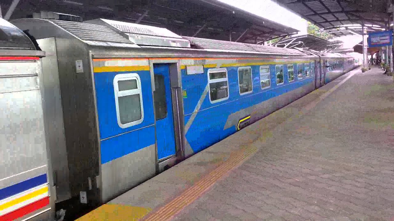 9/9/2015 KTM Intercity Express Rakyat 2up depart from Seremban - YouTube