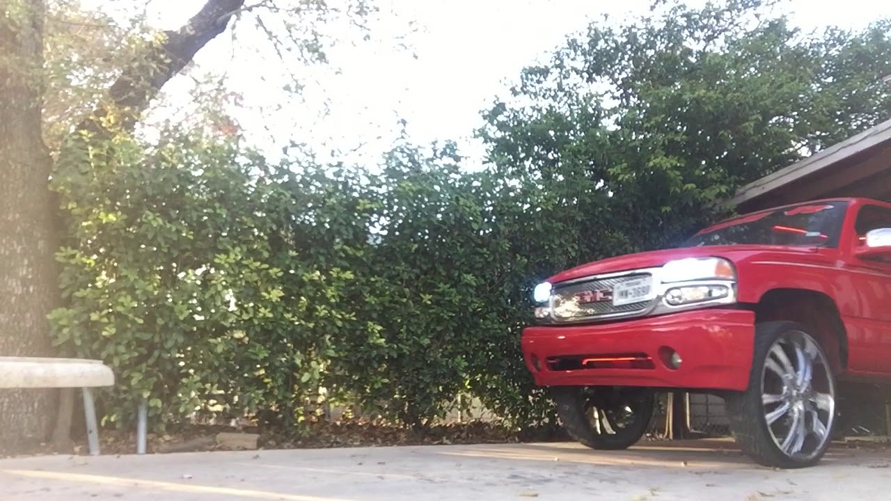 Yukon 2001 bagged 30" LEXANI Wheels Xplizit Cc - YouTube