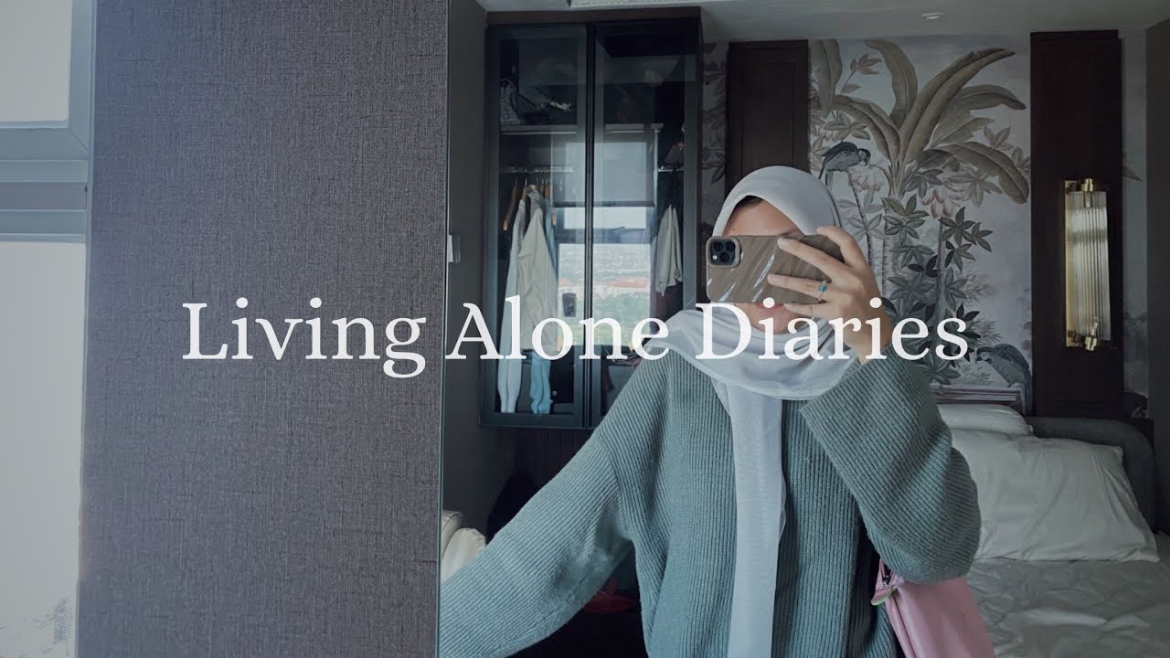 ⋆˚ ˖° Living Alone as a College Student ⋆˚ ˖° - YouTube