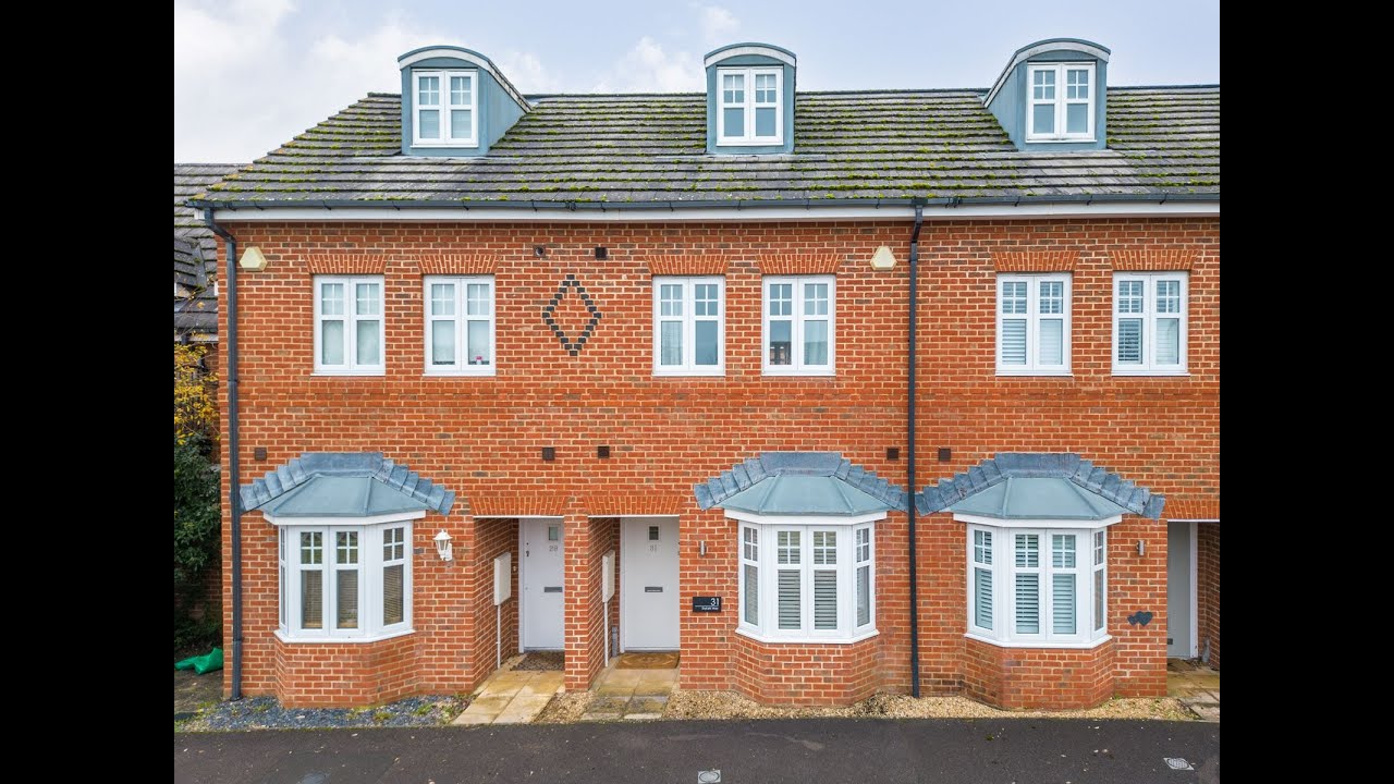 SOLD - Skylark Way Shinfield Reading - YouTube