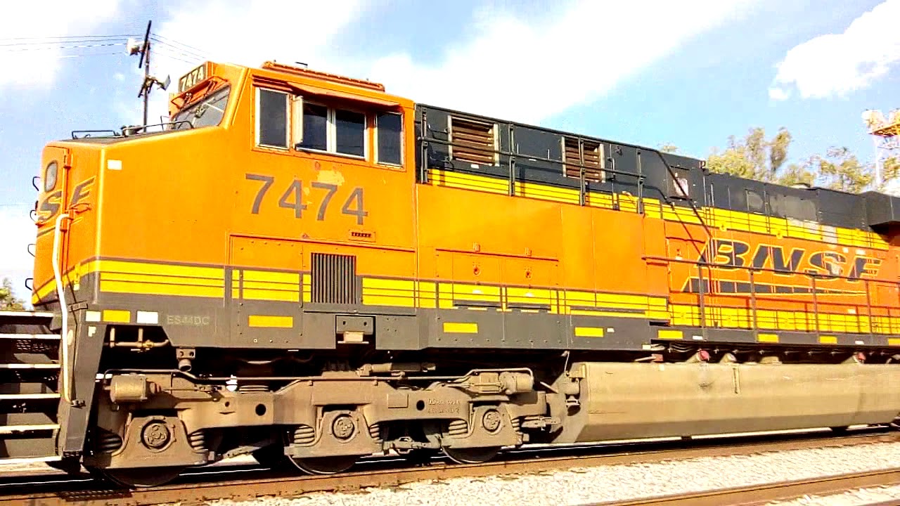 FXE 4693,4654 P. D BNSF 7330,7474..León Gto - YouTube
