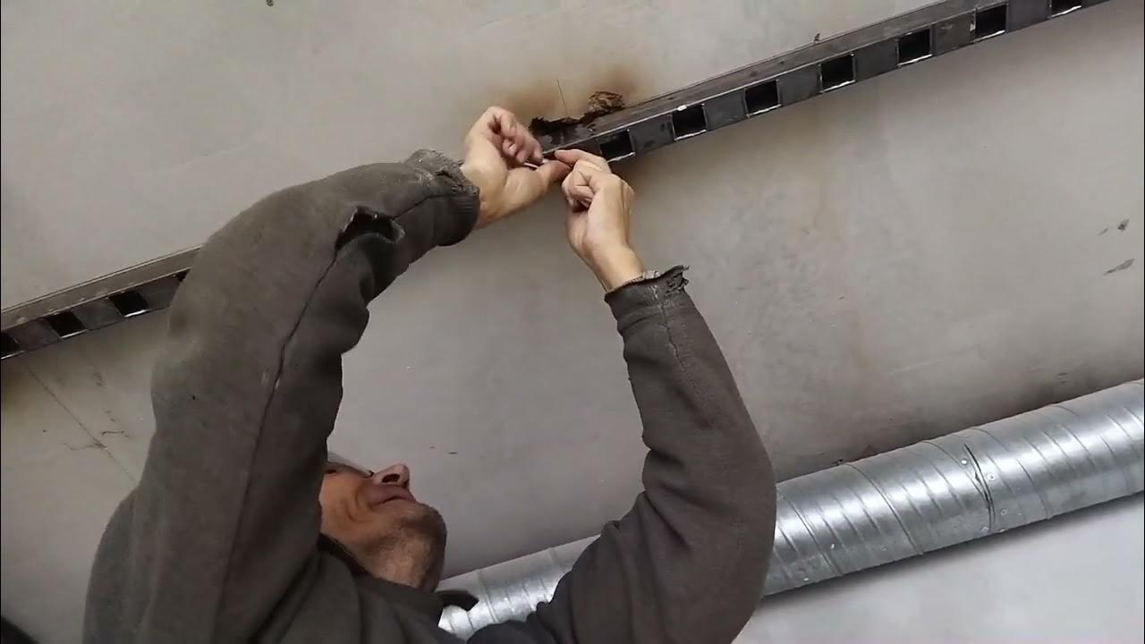 Крепеж тяжёлого светильника на потолок - YouTube
