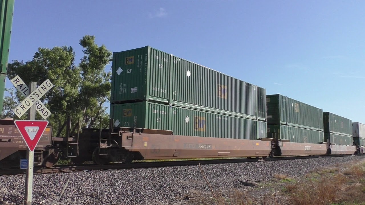 UP Golden State Route: EMP container train with a repainted hammerhead ...