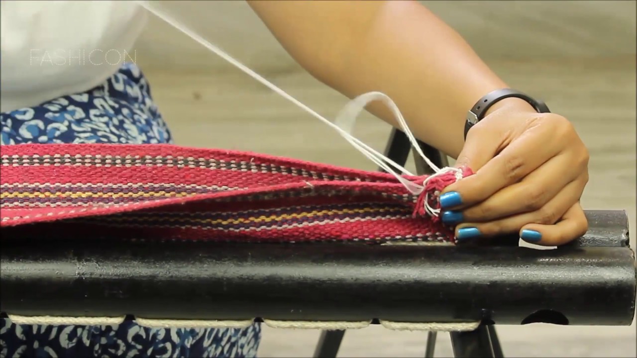 Attaching Saree to the Ari/maggam/karchobi frame - YouTube