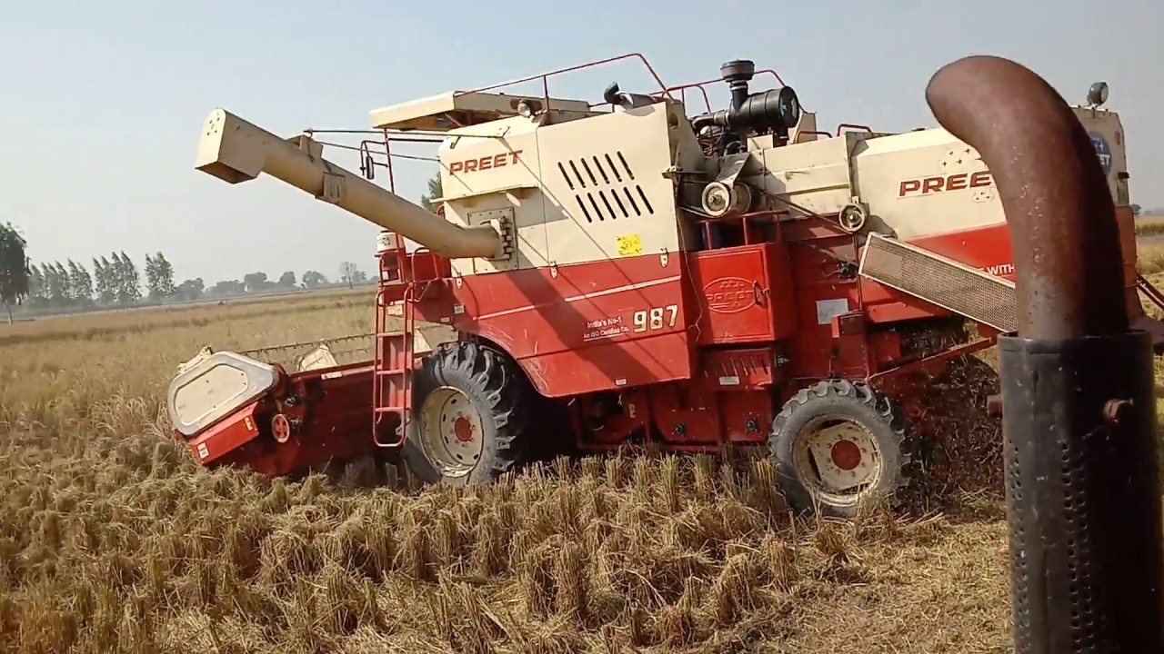 Preet 987 4X4 combine performance - YouTube
