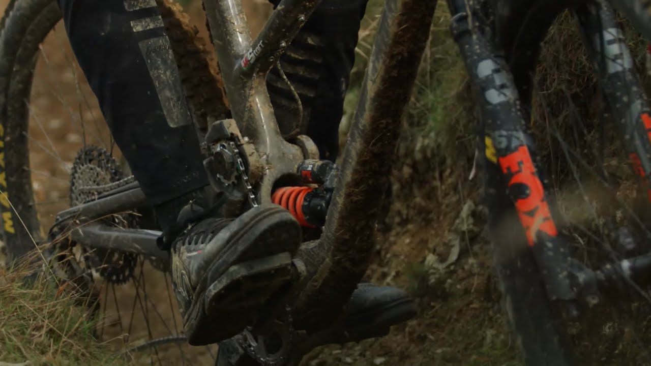 Flat Out with Alex Storr in Llangollen, Wales - YouTube