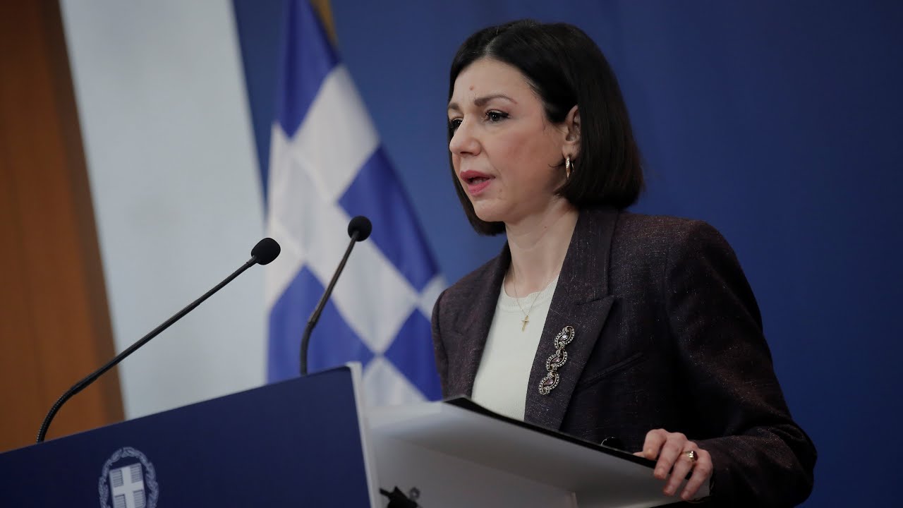 Eνημέρωση πολιτικών συντακτών από την Κυβερνητική Εκπρόσωπο Αριστοτελία ...