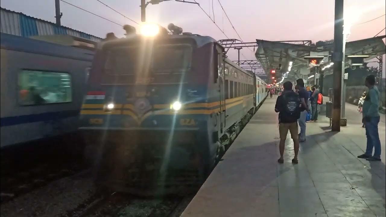 12618 - Hazrat Nizamuddin to Ernakulam South Mangala lakshadweep superfast express at Kalyan Jn ...