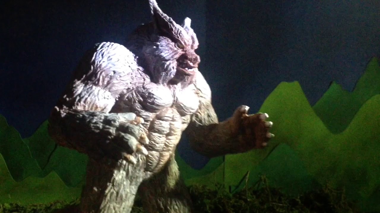 Godzilla vs The Wolfman - YouTube