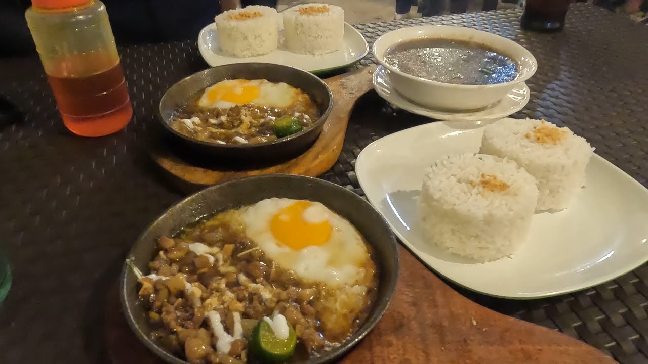 Sisig with rice (49pesos) and Beef Pares with rice (49pesos) / Fatima ...