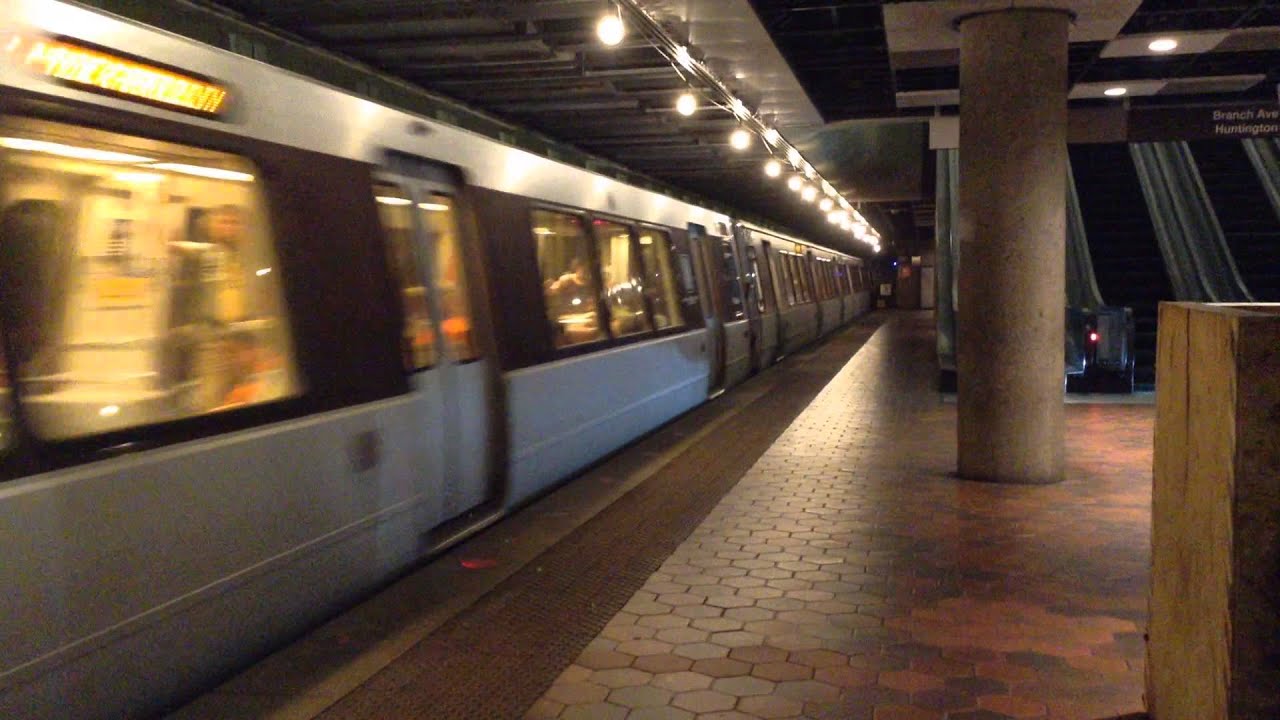 Washington DC Metro | Orange Line Arriving at L'Enfant Plaza - YouTube