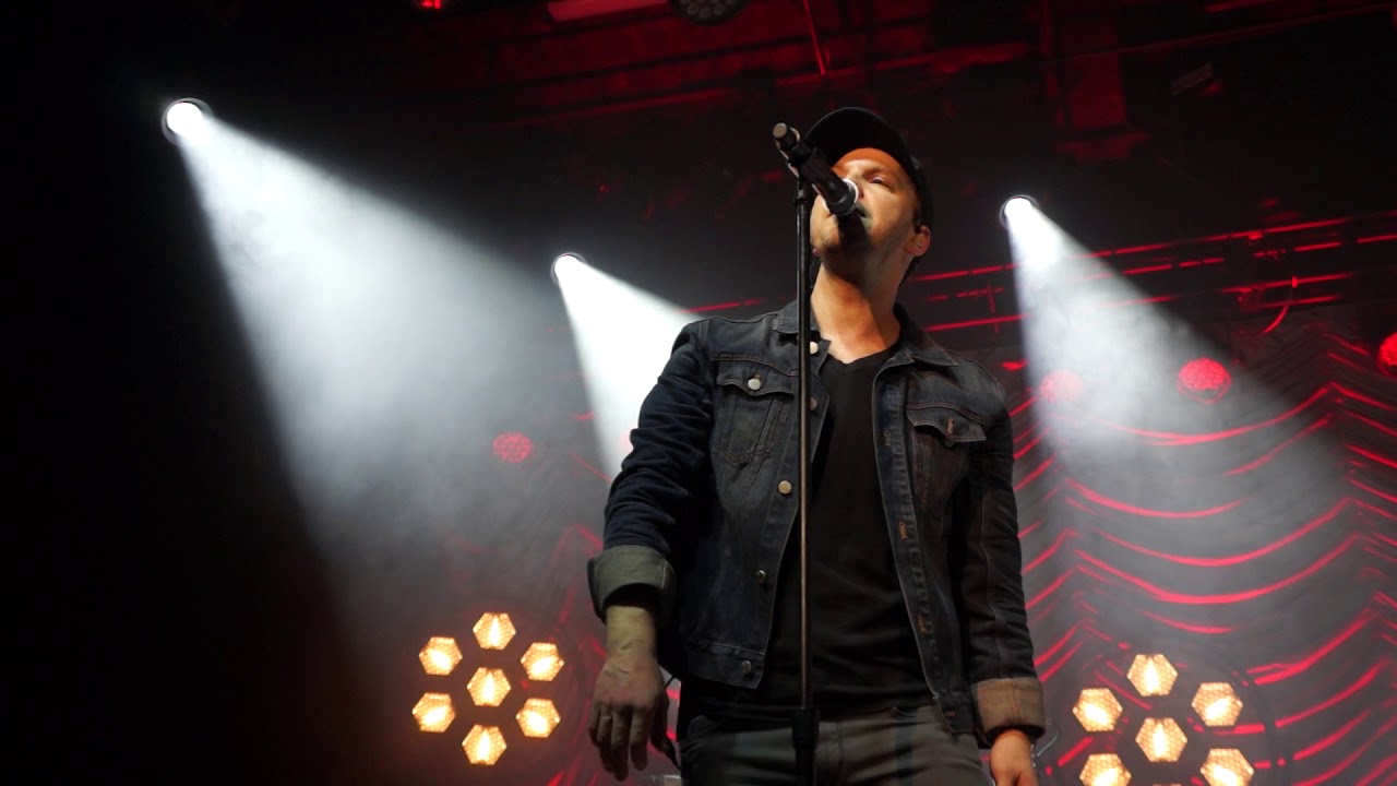 gavin singing george jones - YouTube