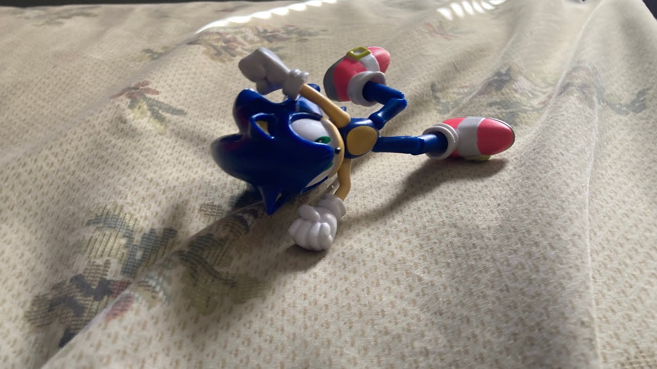 Sonic is laying down - YouTube