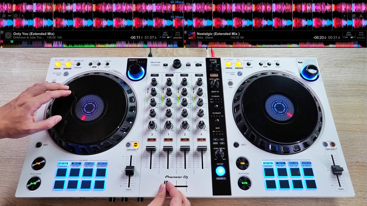 Pro DJ Does EPIC 20 Minute Mix on the White FLX-6! - YouTube