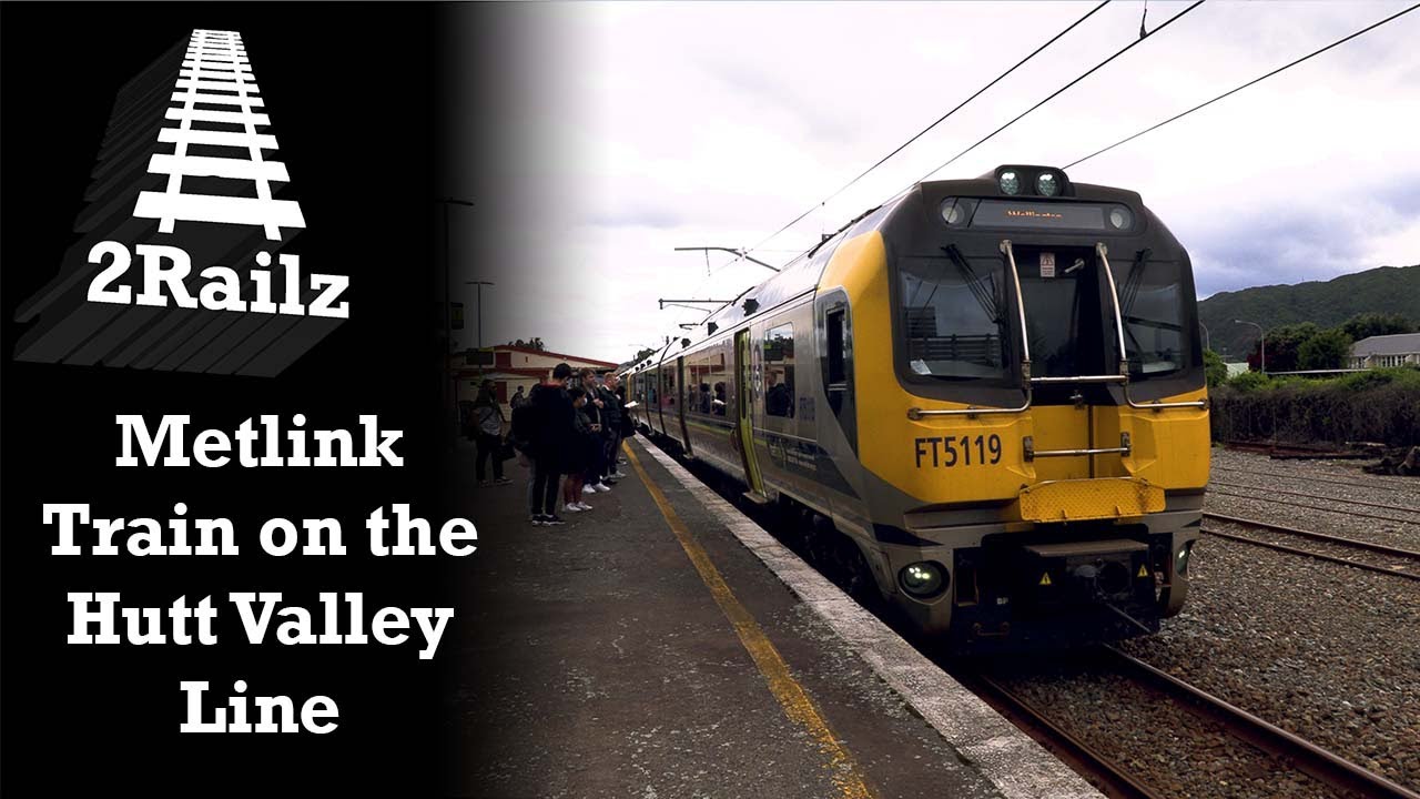 "Matangi" EMU Stops at Woburn Station - YouTube