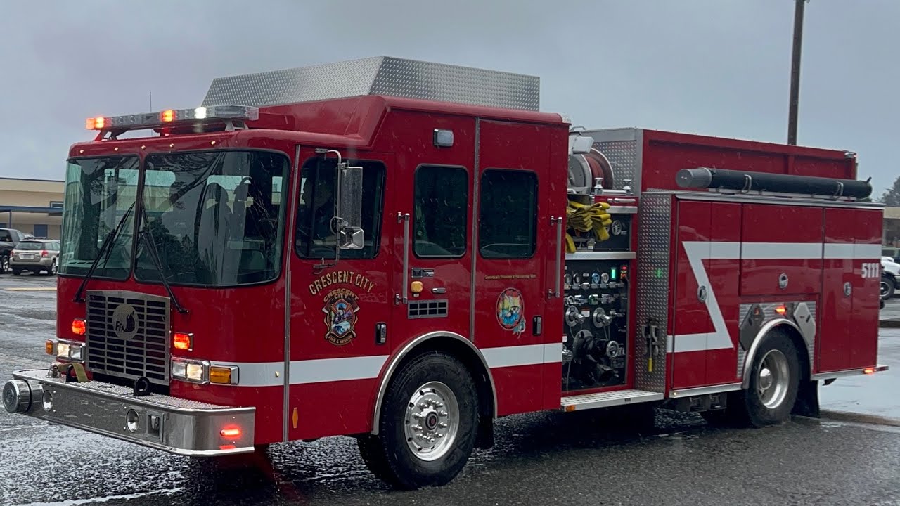 Crescent City Fire and Rescue Engine 5111 Responding - YouTube