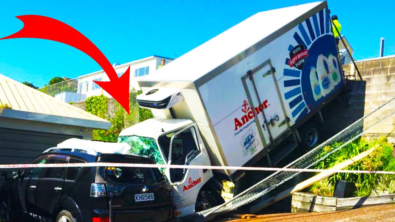 Truck Crash Compilation - Dangerous Idiots Dump Trucks Operator Fails ...