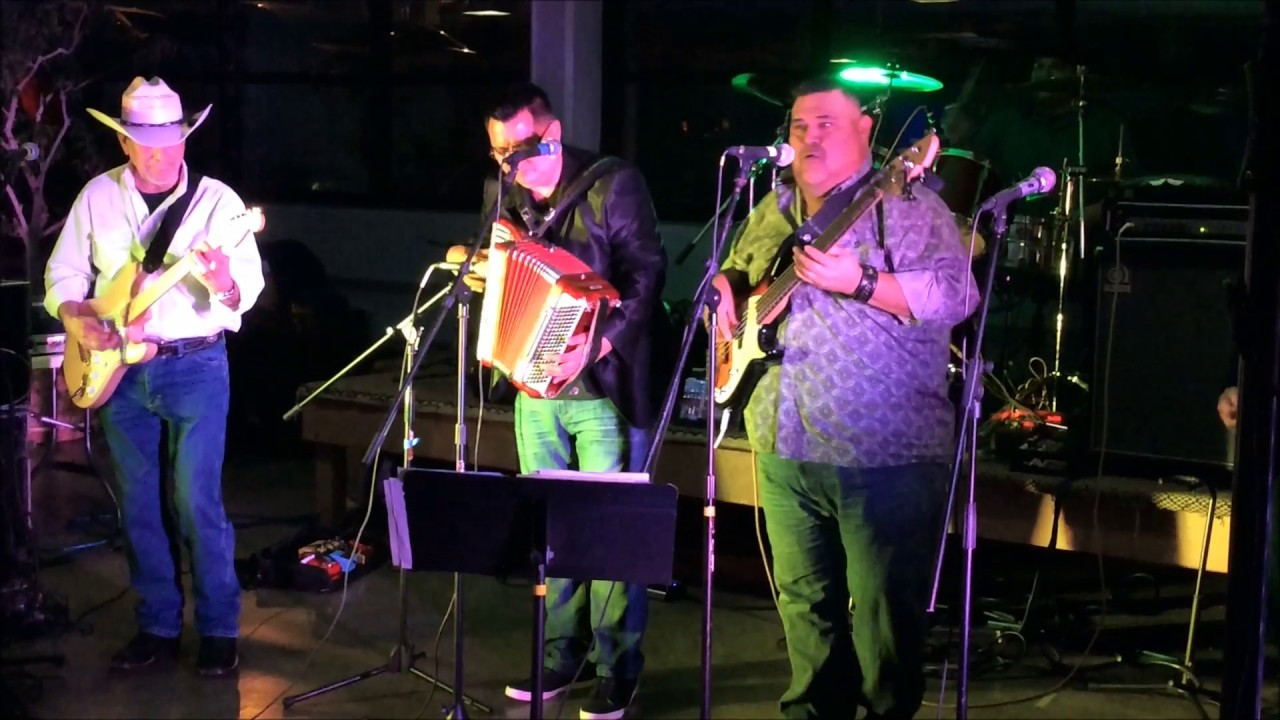 Rick Fuentes & Albert Garcia From The Brown Express Perform "Te ...