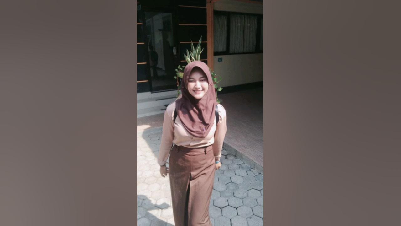 nyengir dulu #jjsss #masasekolah #sekolahku #sekolah #shorts (source @hell1l1o) - YouTube