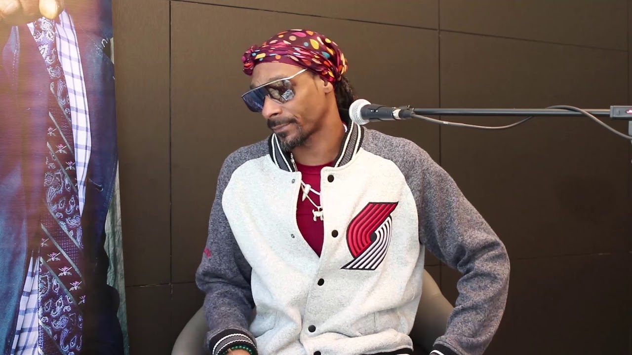 Snoop Dogg and WVON's Maze Jackson Discuss Fatherhood, Smoking while ...