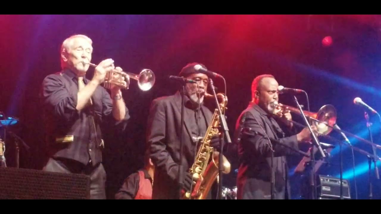 J.B.'s Band Whistler Olympic plaza Aug 25 22 🎼🎶🎵💃🕺 👍 - YouTube